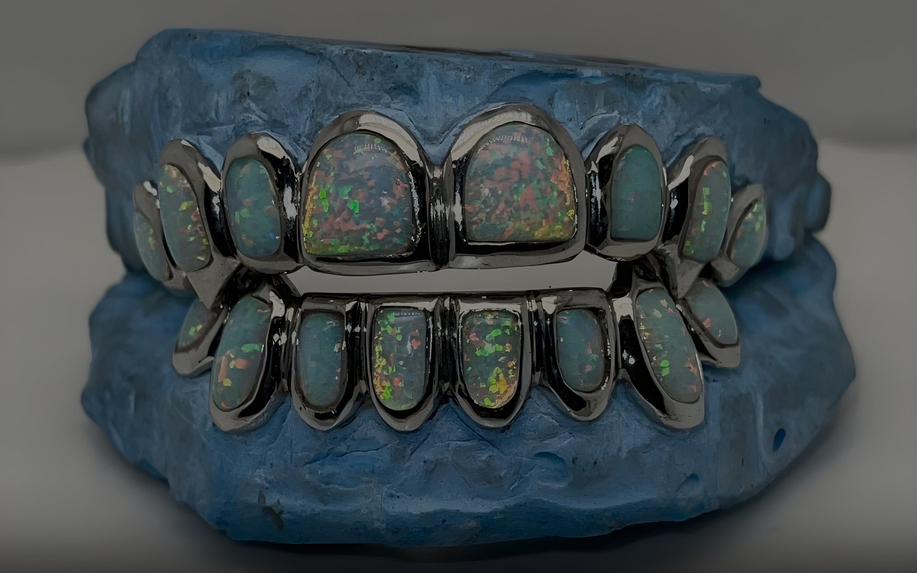Grillz.com - Custom Gold, Diamond, Silver, Opal Grillz